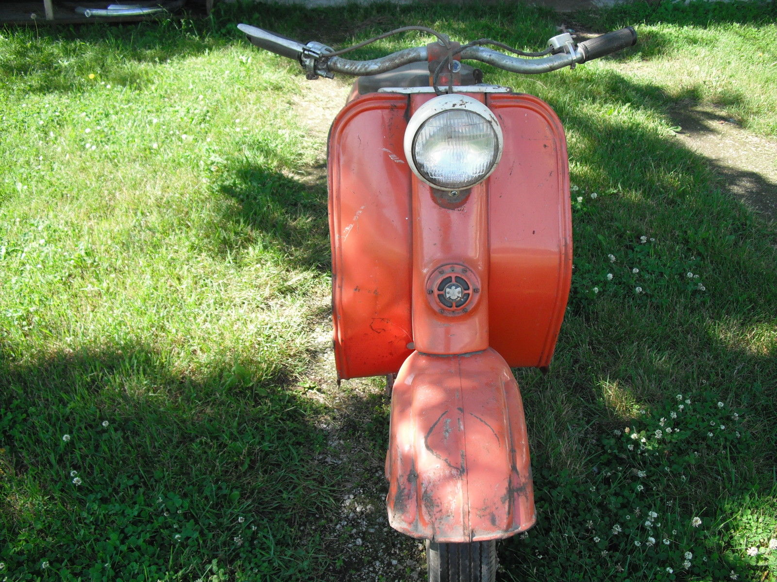 14014a Mitsubishi Pigeon Scooter | Wards Riverside Motorcycle Moped Scooter