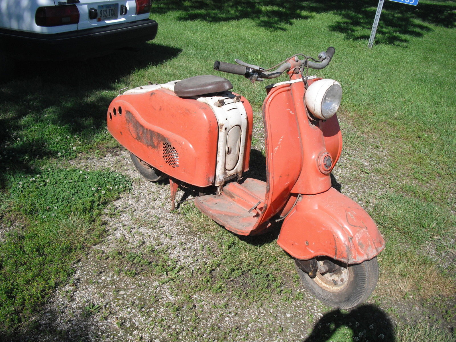 14014a Mitsubishi Pigeon Scooter | Wards Riverside Motorcycle Moped Scooter