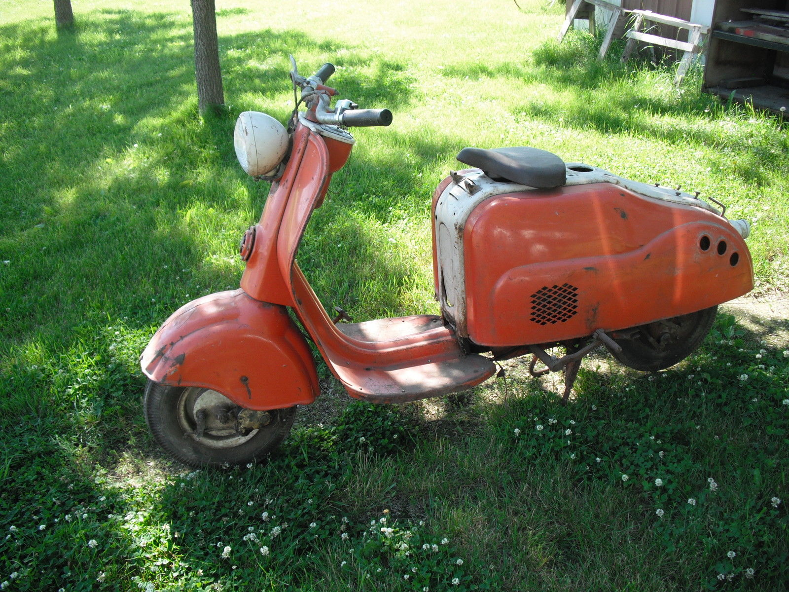 14014a Mitsubishi Pigeon Scooter | Wards Riverside Motorcycle Moped Scooter